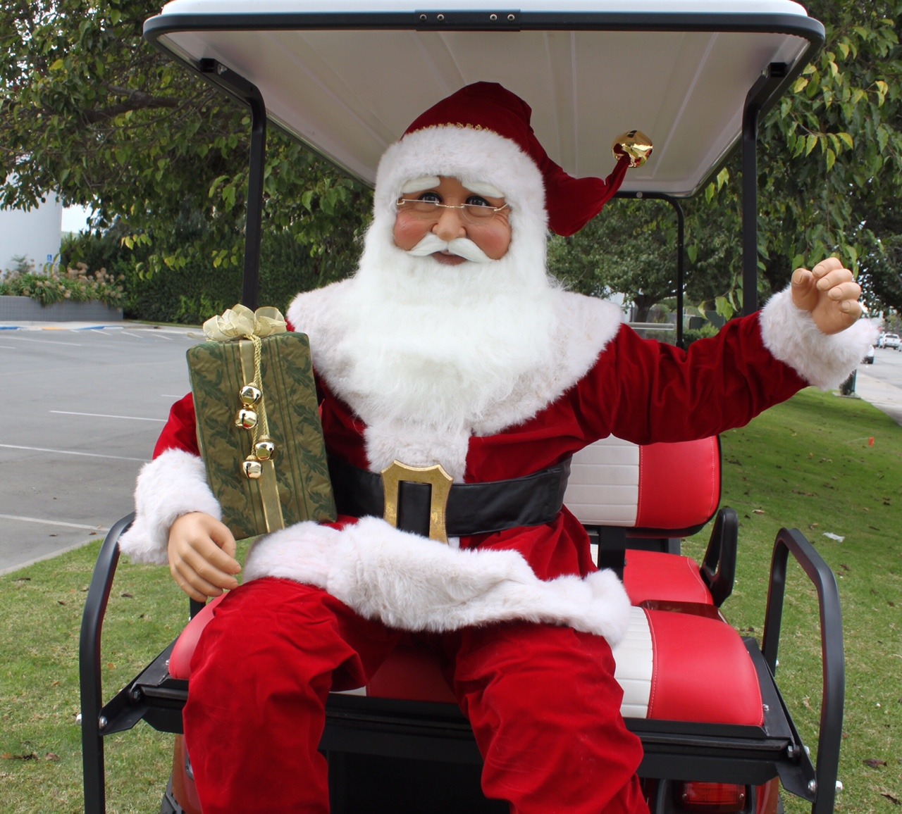 How to Decorate Electric Golf Cart for Your Christmas Celebration ...